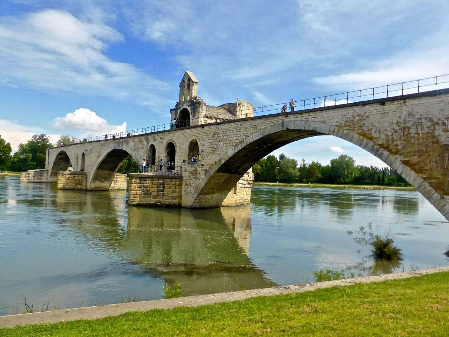 Avignon - Guided Visit - Floating in Provence